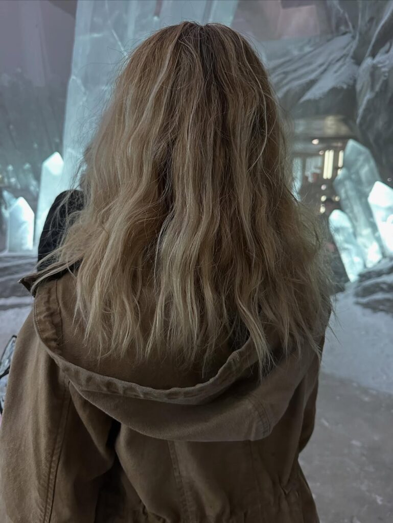 Supergirl: Milly Alcock em fotos dos bastidores de Superman - Máquina Nerd