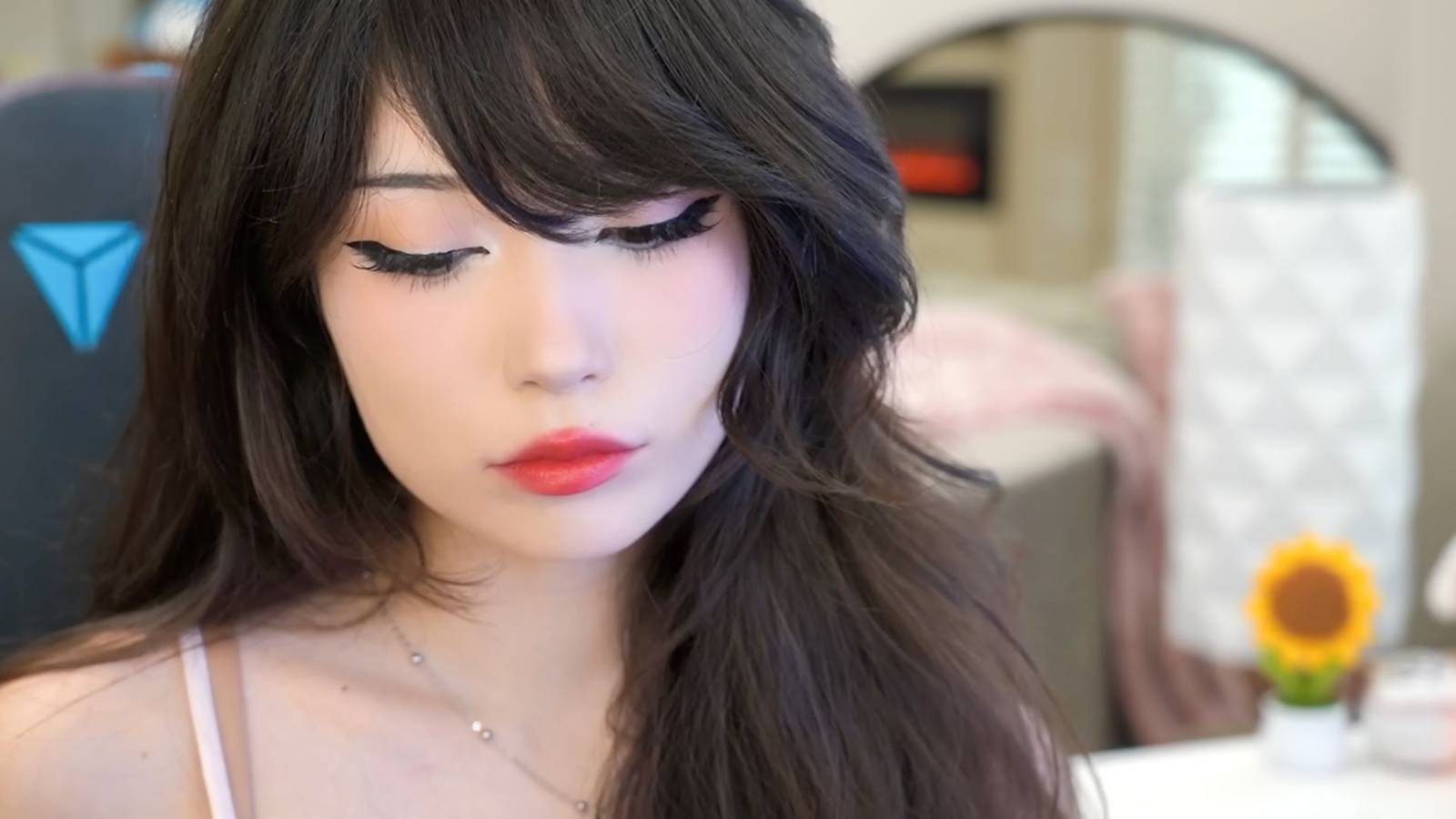 Streamer Emiru é agredida em evento da TwitchCon; segurança é questionada