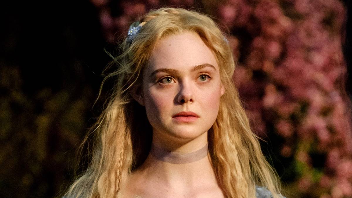 Elle Fanning atualiza sobre filmagens de "Sunrise on the Reaping"