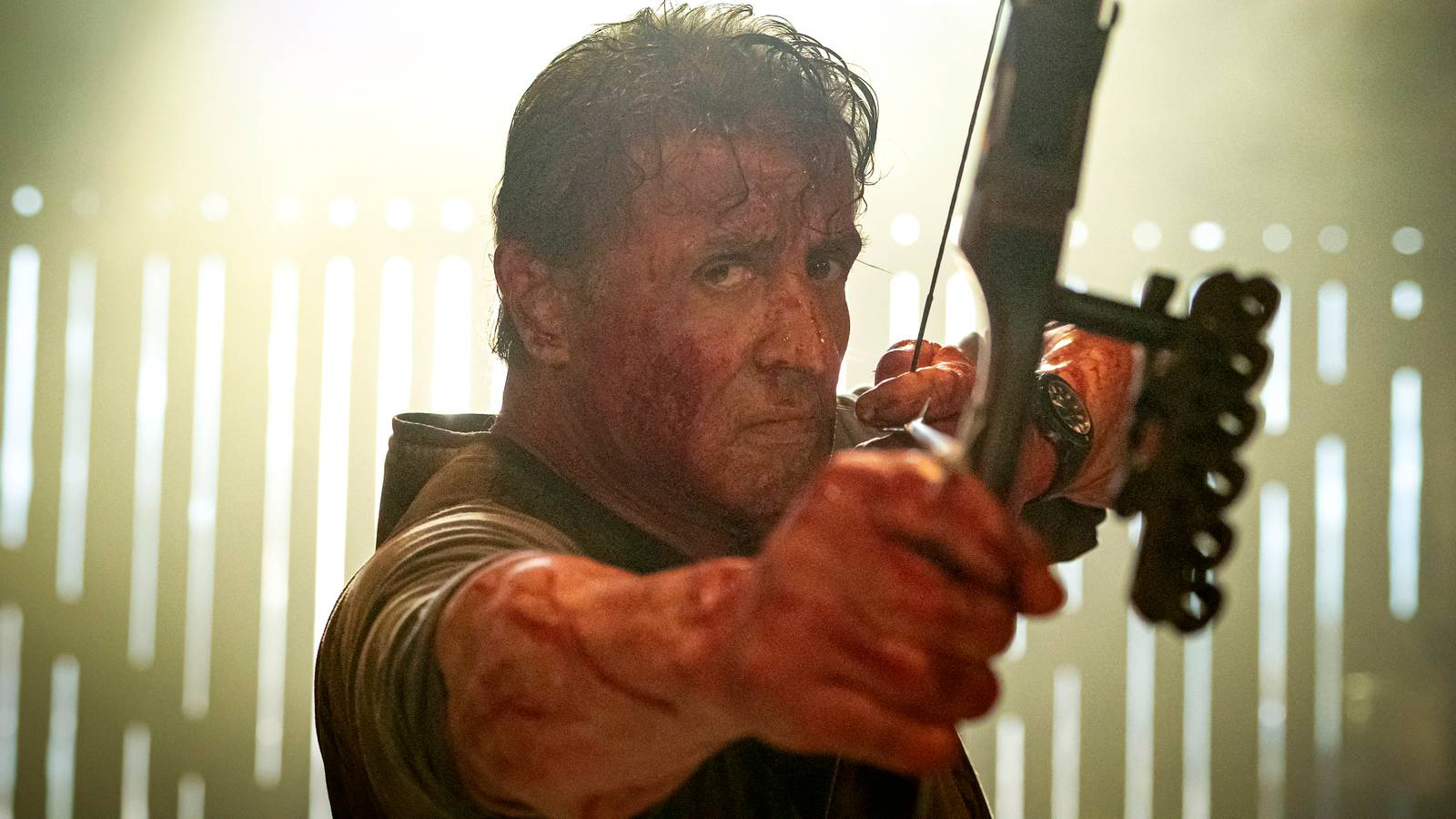 Sylvester Stallone: As 10 Cenas de Ação Mais Impactantes do Astro