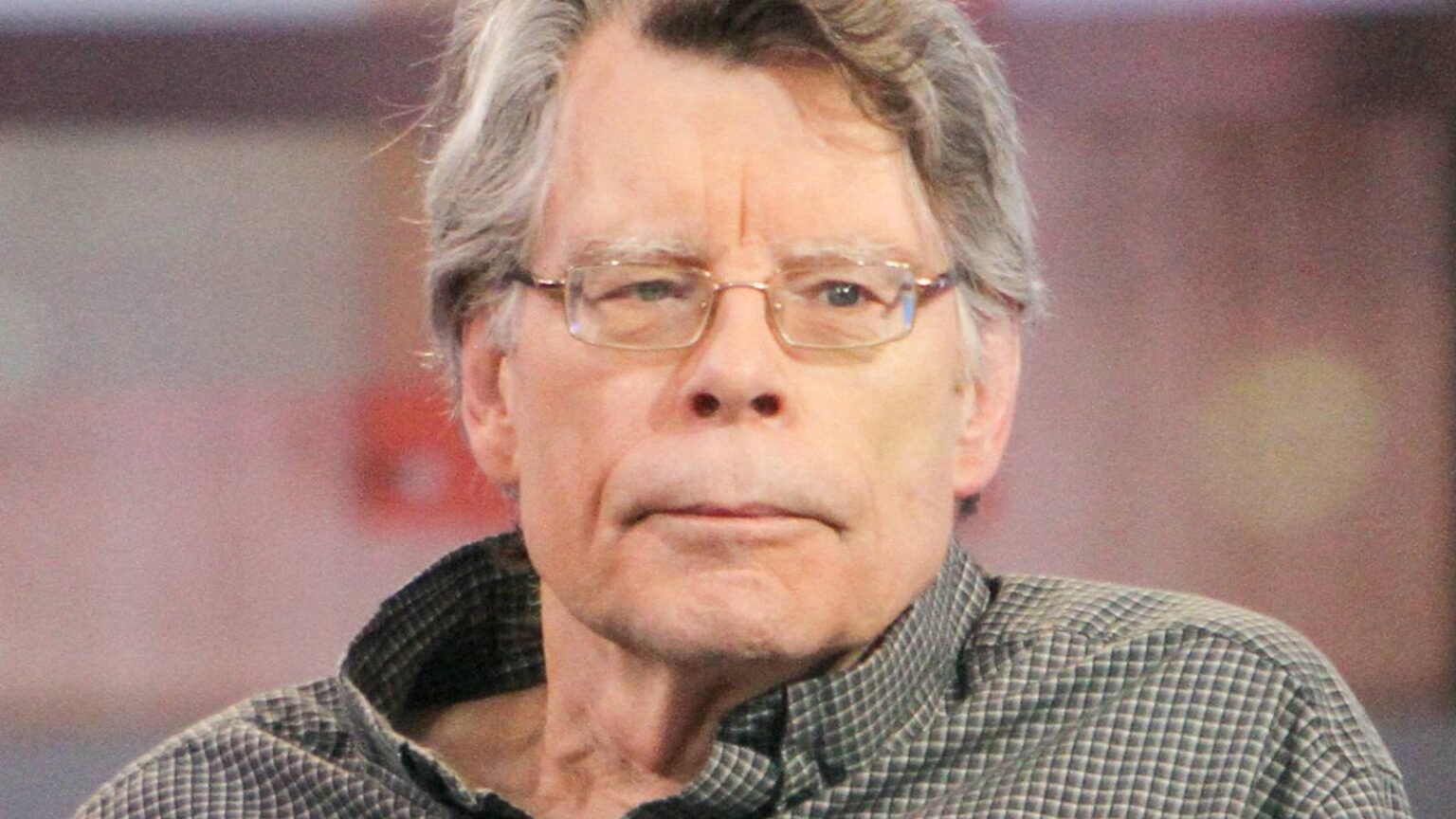 Mike Flanagan e Stephen King refazem "O Nevoeiro" em nova adaptação da ...